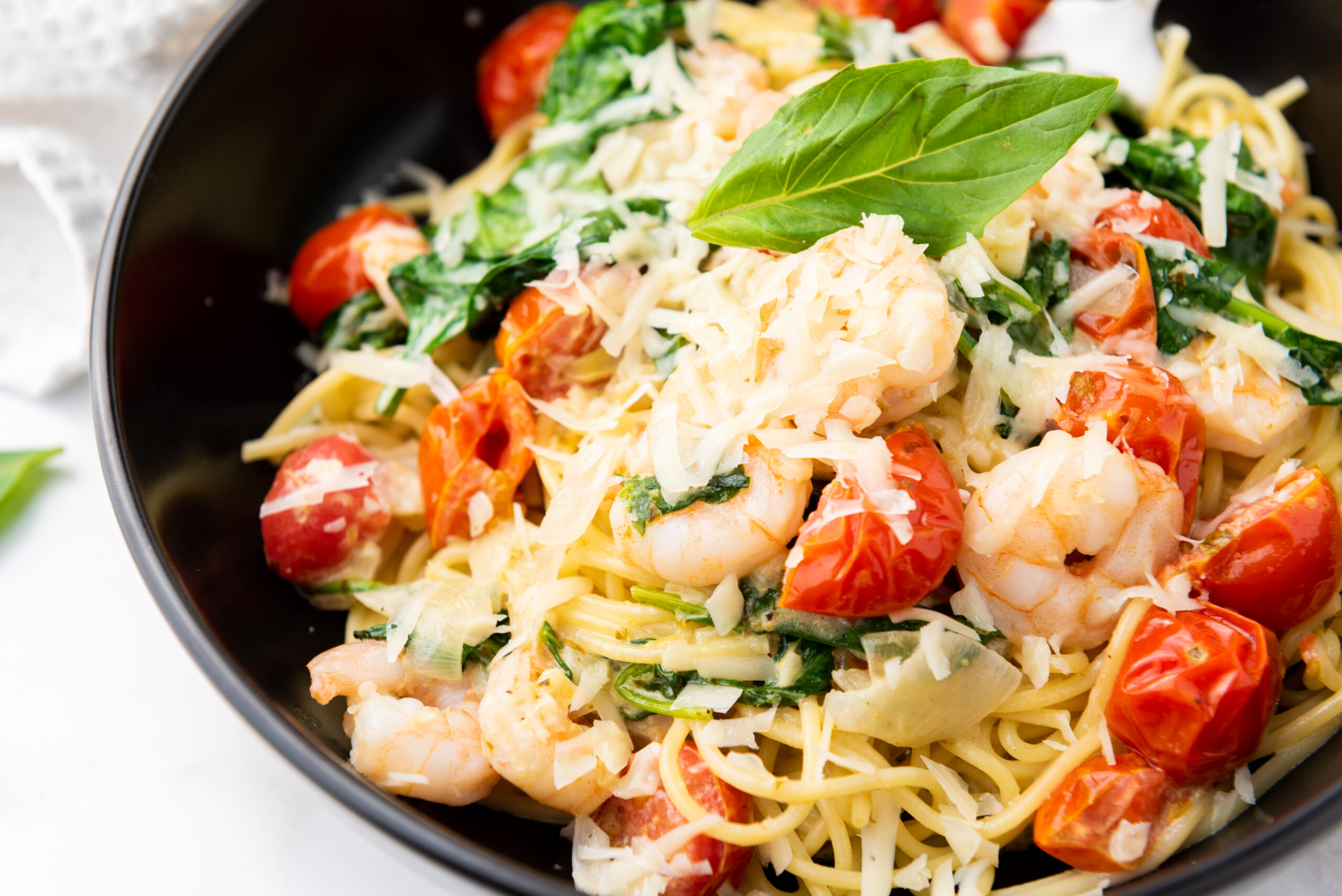Spaghetti Scampi e Spinaci Pasta - The Nomad Plate